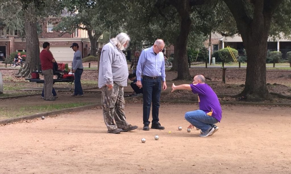 Learning to play pétanque